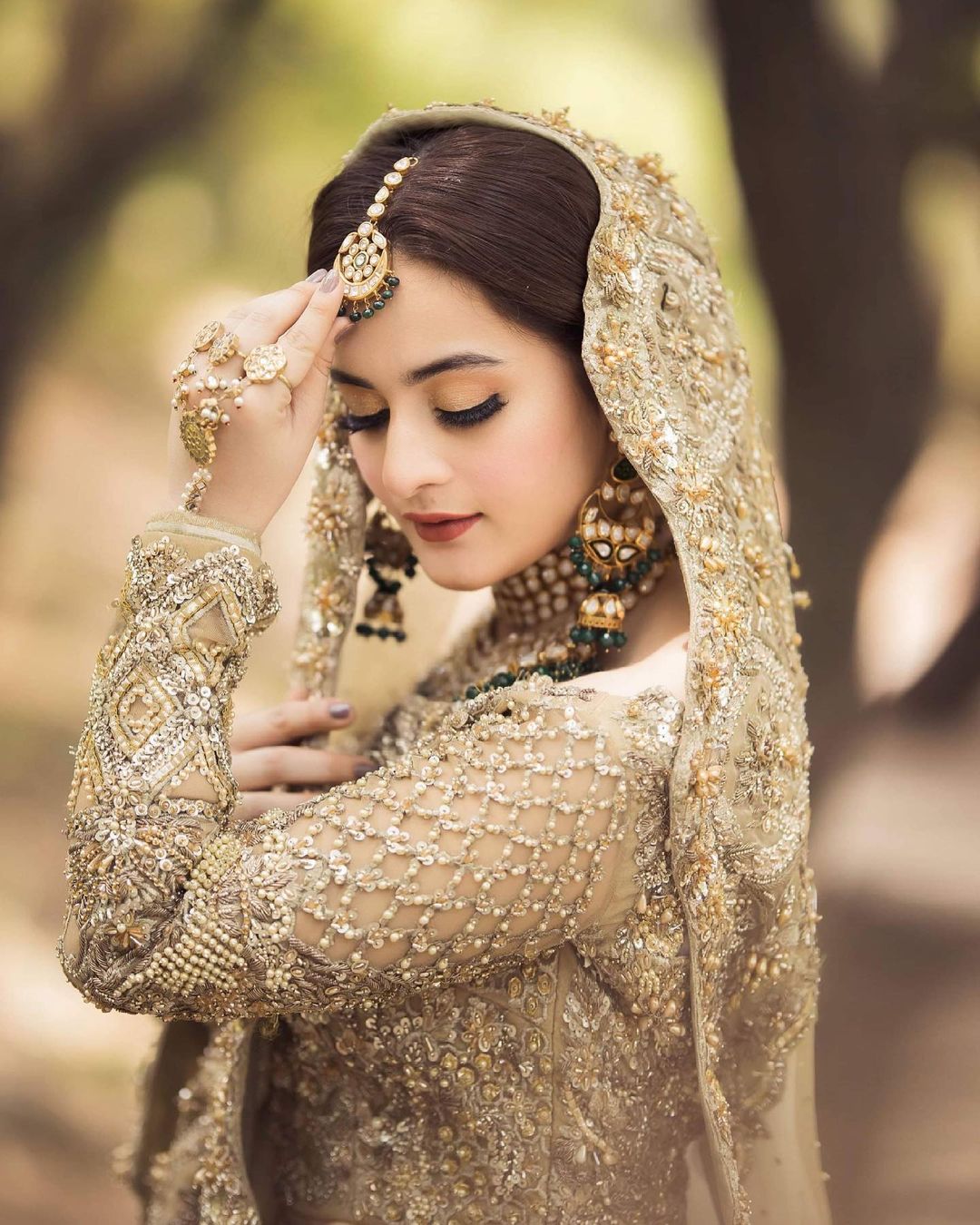 Aiman Khan Looks Drop Dead Gorgeous In Gold Bridal Ensemble | Reviewit.pk