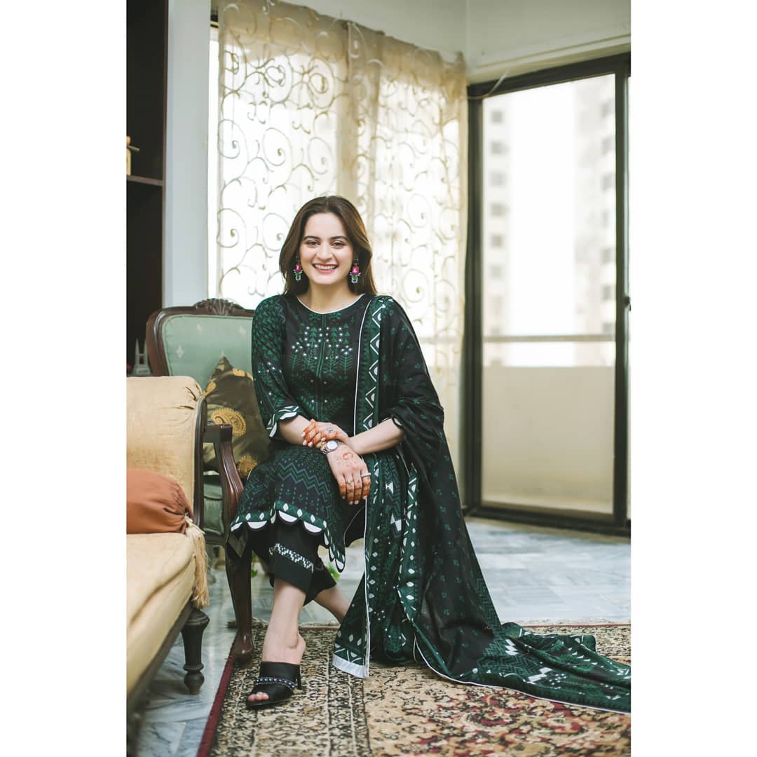 Aiman Khan Looks Refreshing In Eastern Summer Outfits | Reviewit.pk