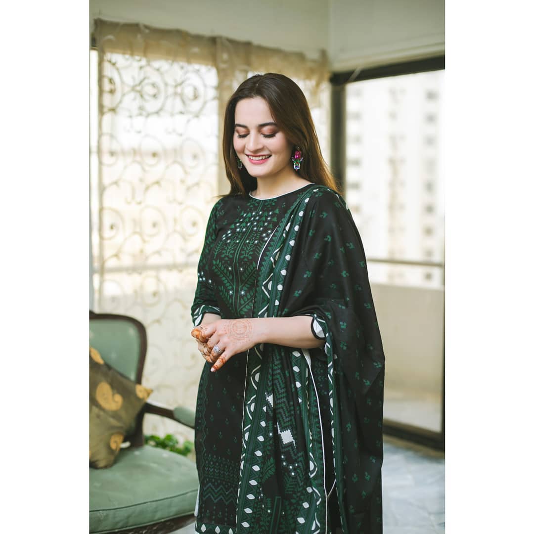 Aiman Khan Looks Refreshing In Eastern Summer Outfits | Reviewit.pk