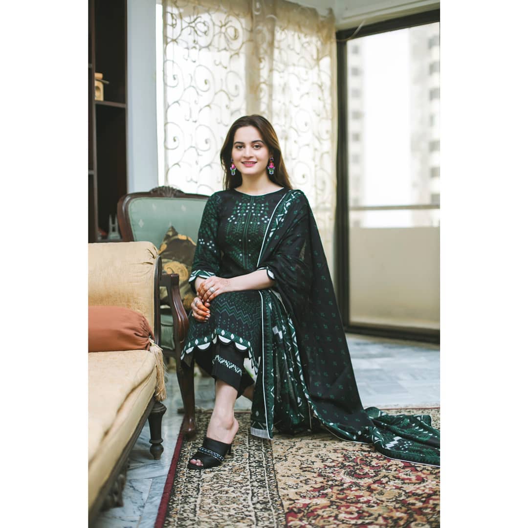 Aiman Khan Looks Refreshing In Eastern Summer Outfits | Reviewit.pk
