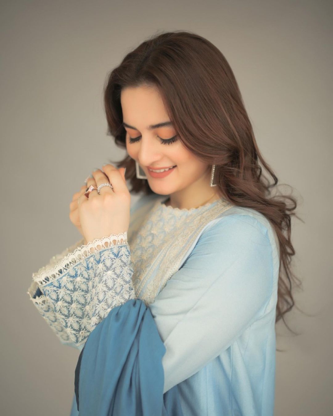 Aiman Khan Looks Refreshing In Eastern Summer Outfits | Reviewit.pk