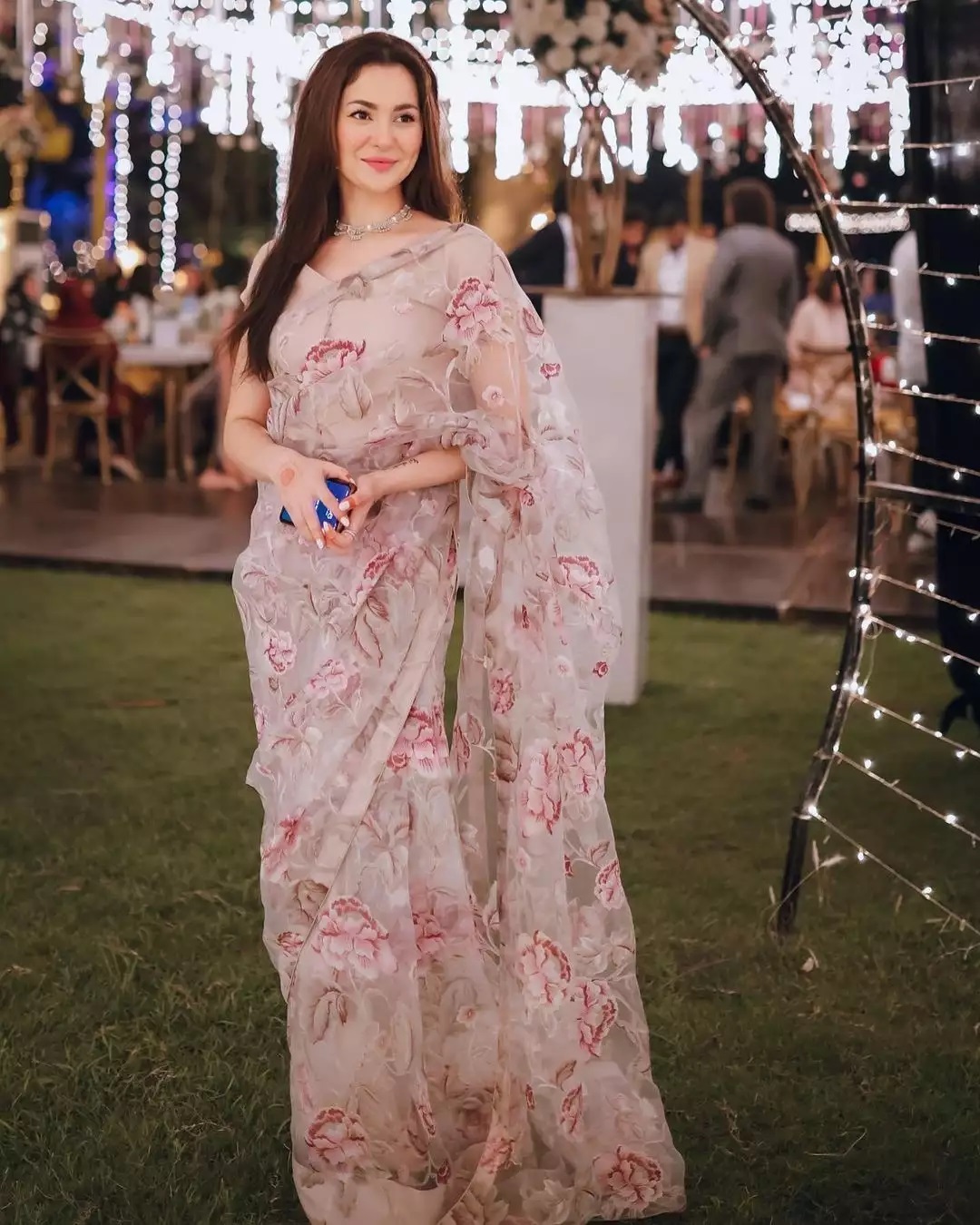 Hania Aamir Alluring Pictures From Aima Baig's Engagement | Reviewit.pk