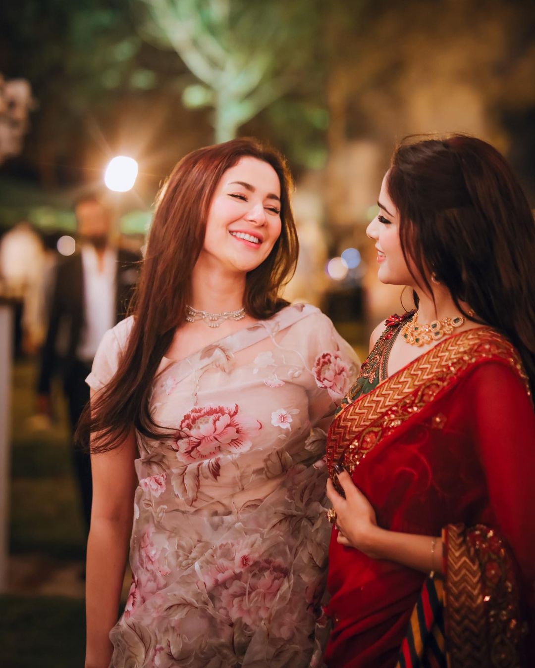 Hania Aamir Alluring Pictures From Aima Baig's Engagement | Reviewit.pk