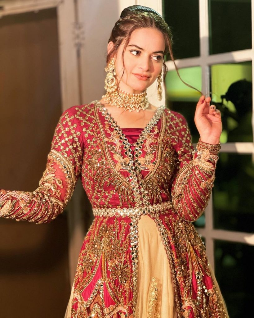 Minal Khan Exquisite Pictures From The Set Of Ishq Hai Reviewit pk