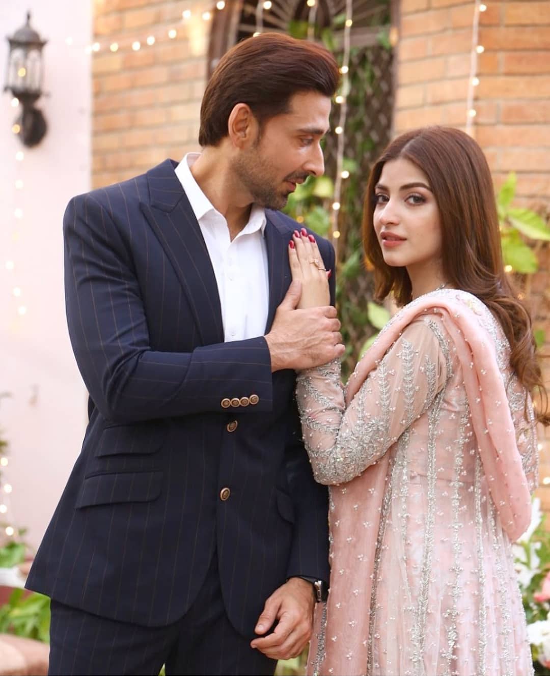 BTS Images From The Set Of Drama Serial Mohlat | Reviewit.pk
