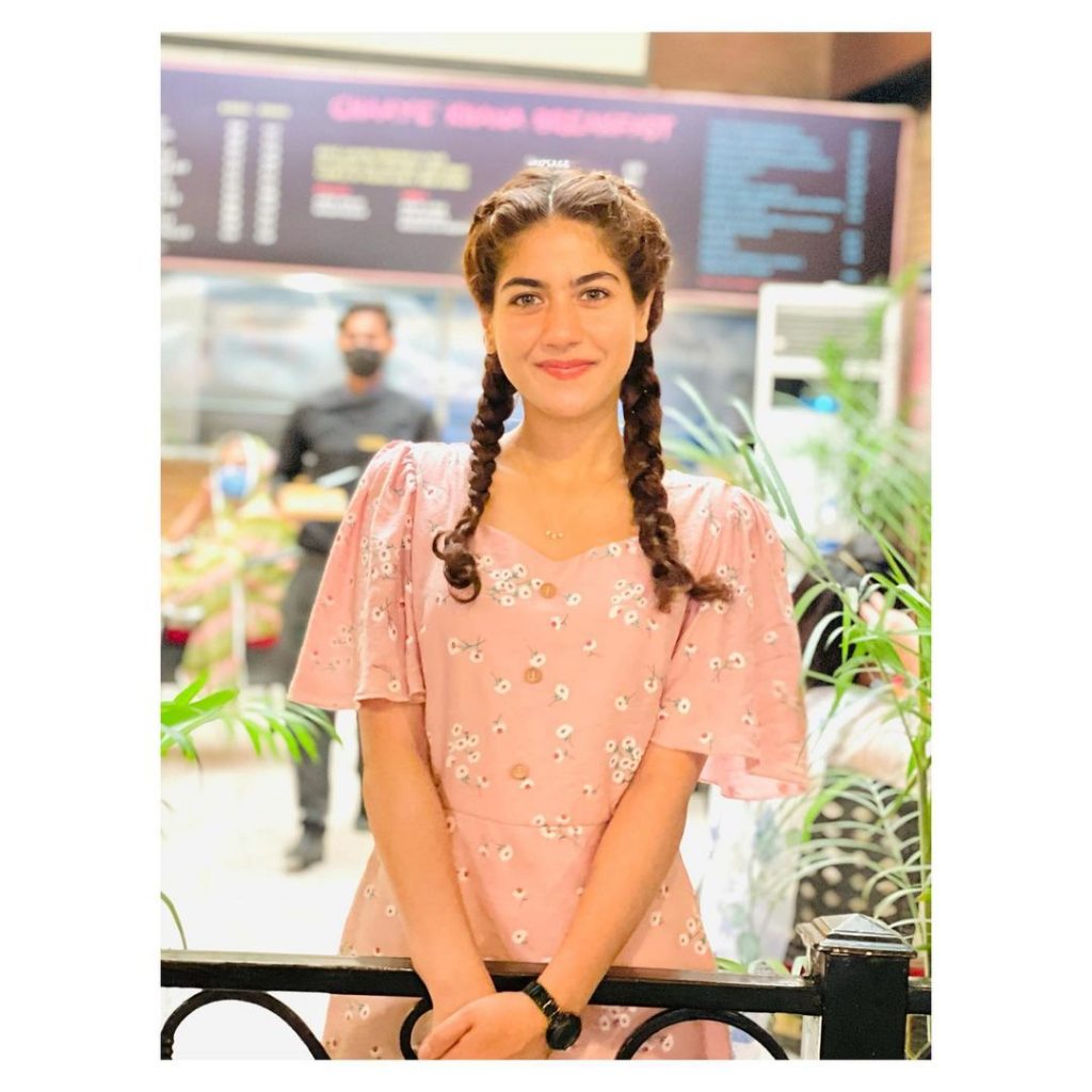 Latest Alluring Pictures Of Areej Mohyudin | Reviewit.pk