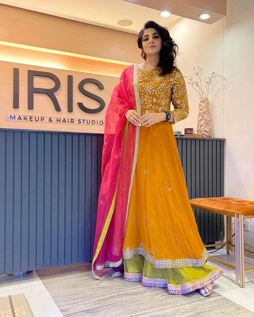 Latest Captivating Pictures Of Fatima Sohail | Reviewit.pk