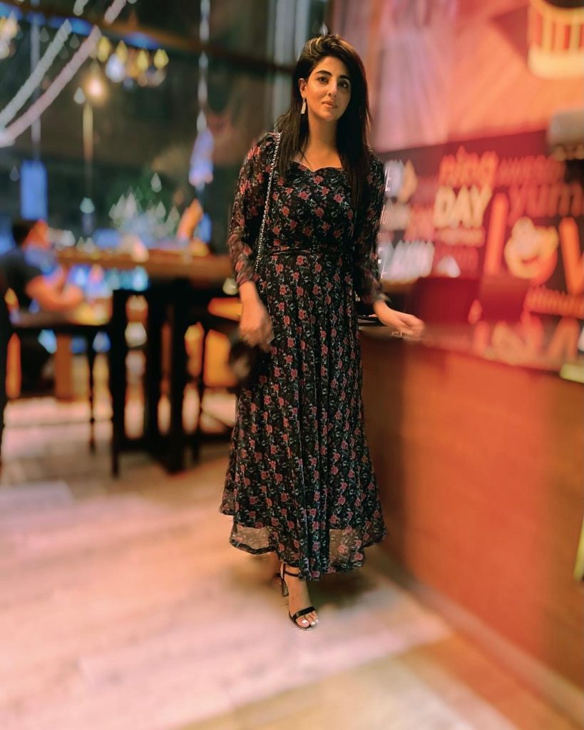 Latest Captivating Pictures Of Fatima Sohail | Reviewit.pk