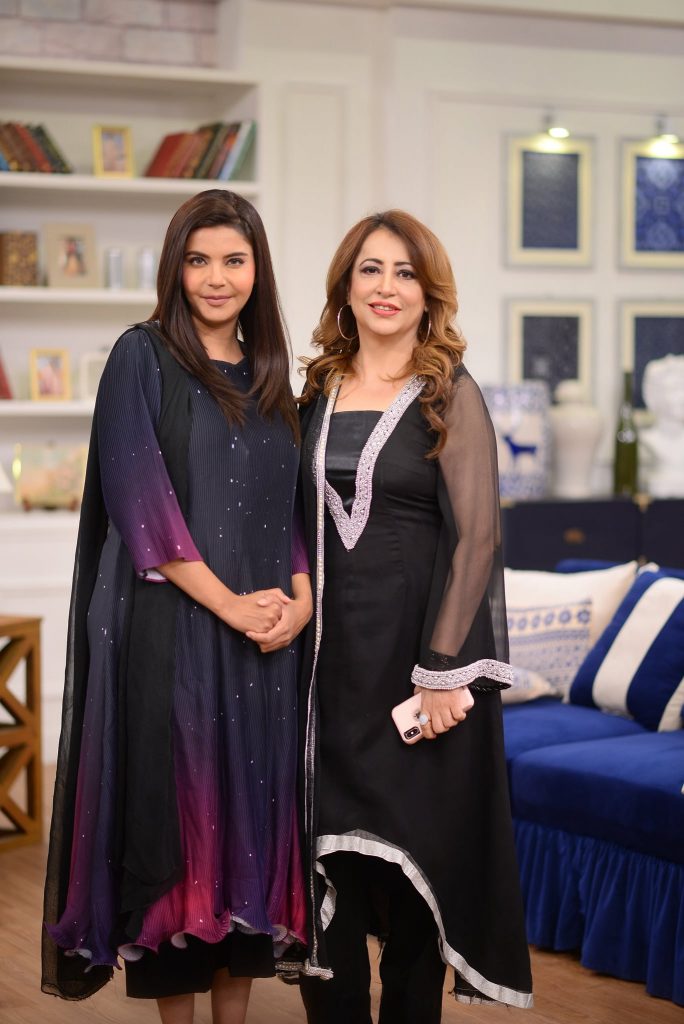 Celebrity Couples Spotted At The Set Of GMP | Reviewit.pk