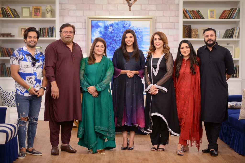 Celebrity Couples Spotted At The Set Of GMP | Reviewit.pk