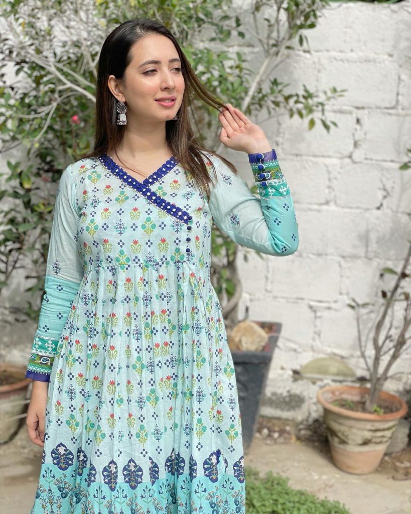 Latest Enchanting Pictures Of Komal Aziz Khan | Reviewit.pk