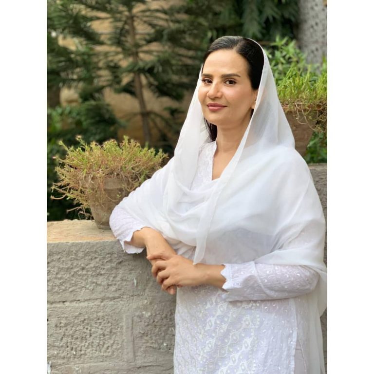 Actress Munazzah Arif Enjoying The Beauty Of Nature In Northern Areas ...