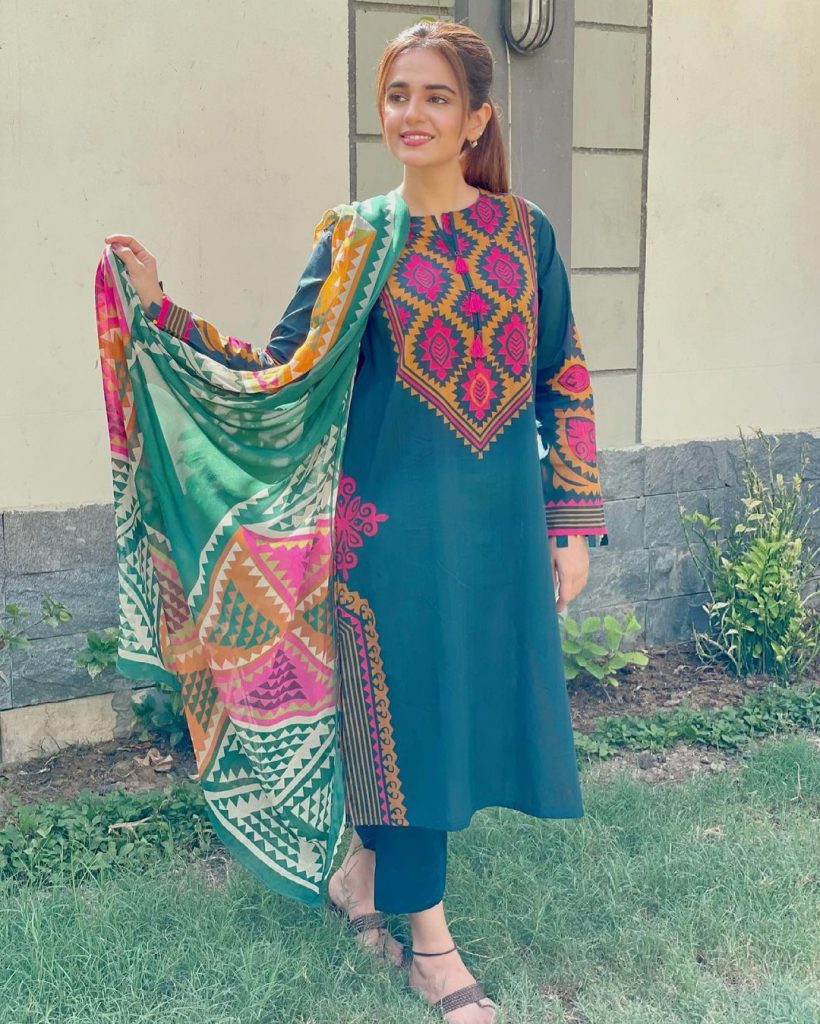 Latest Enchanting Pictures Of Sumbul Iqbal Khan | Reviewit.pk