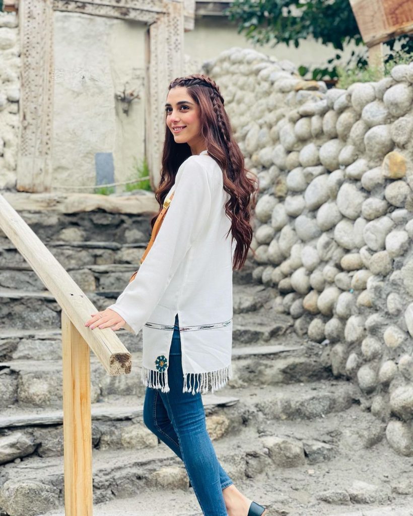 Maya Ali New Pictures From Hunza Valley | Reviewit.pk