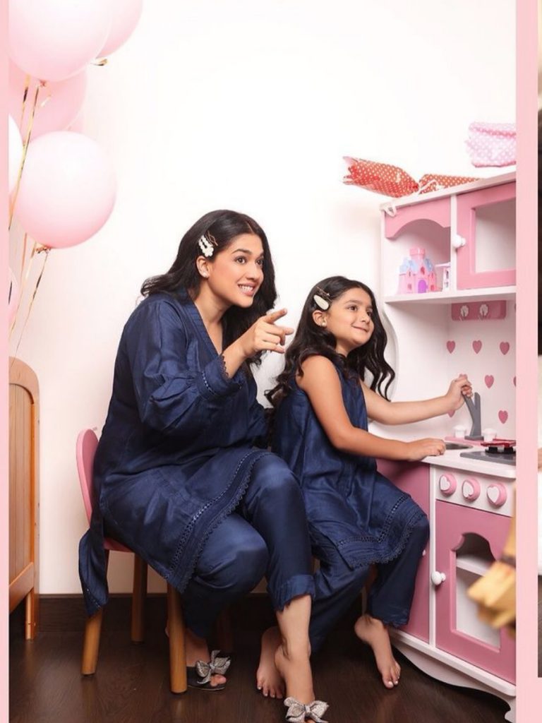 Sanam Jungs Adorable Photoshoot With Daughter Alaya Reviewit Pk