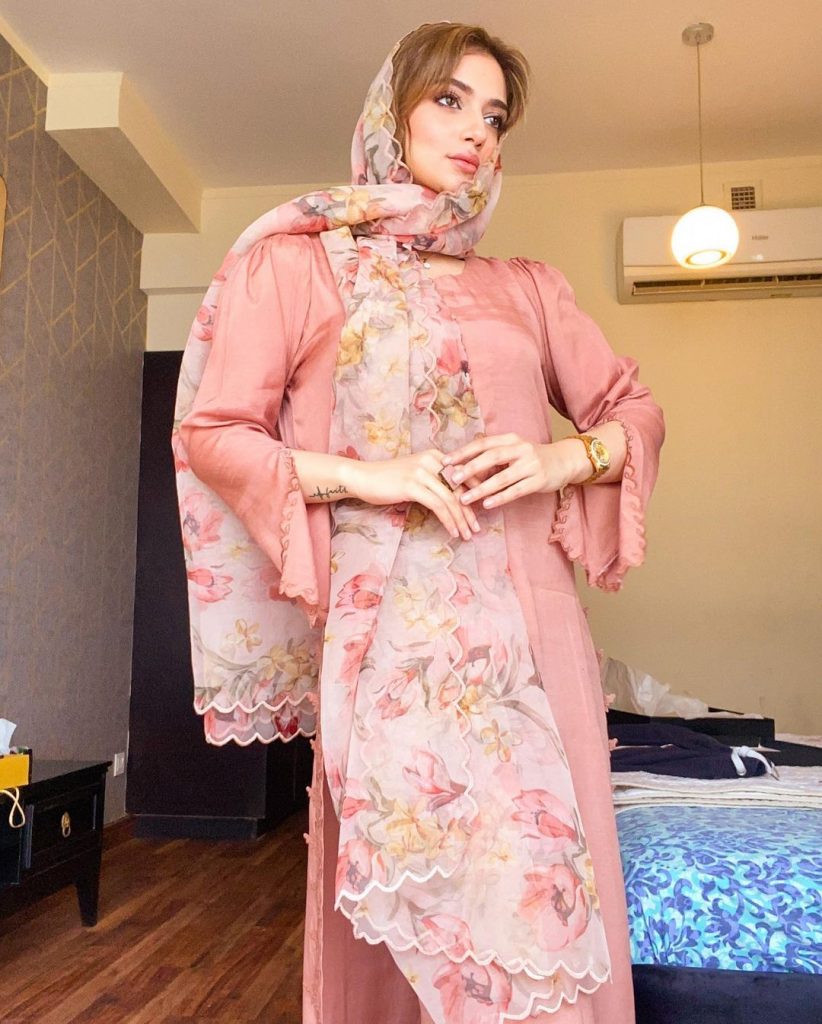 Latest Captivating Clicks Of Hanish Qureshi | Reviewit.pk