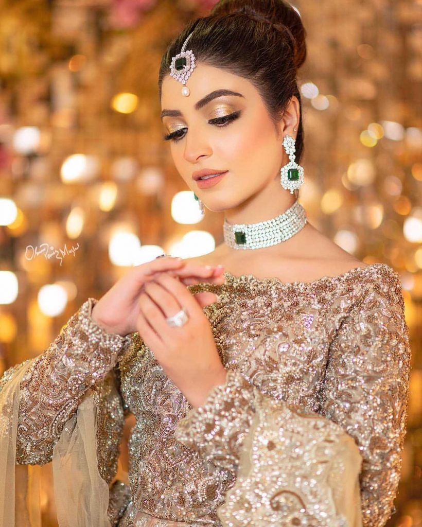 Kinza Hashmi Flaunts Ethereal Charm In Her Latest Shoot | Reviewit.pk