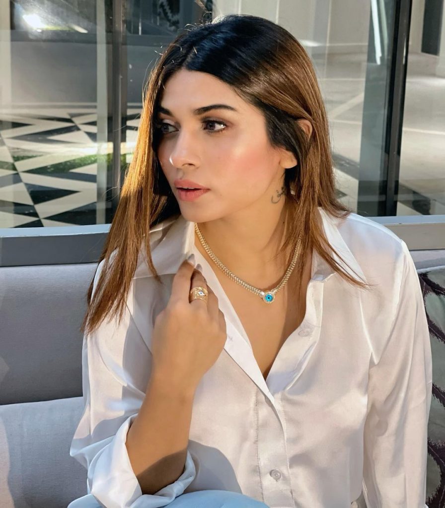 Recent Dazzling Pictures Of Mahi Baloch | Reviewit.pk