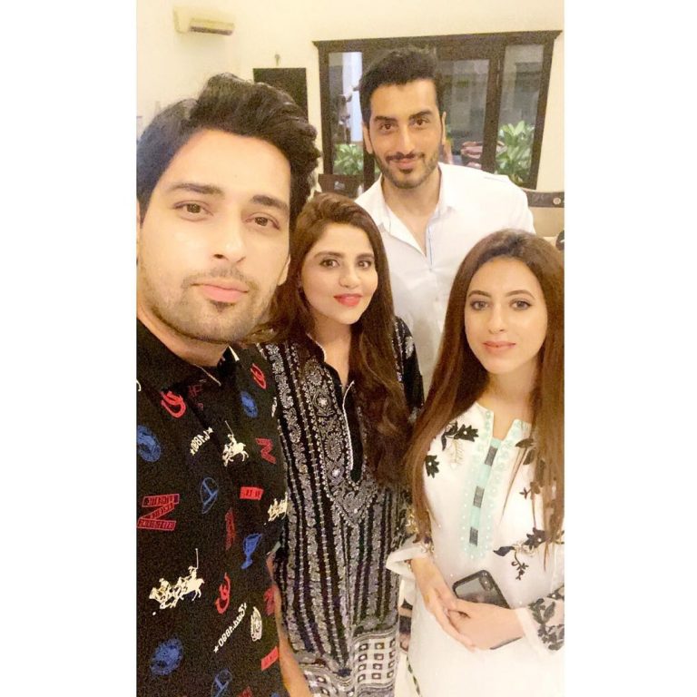 Family Gathers At Salman Saeed Anniversary | Reviewit.pk