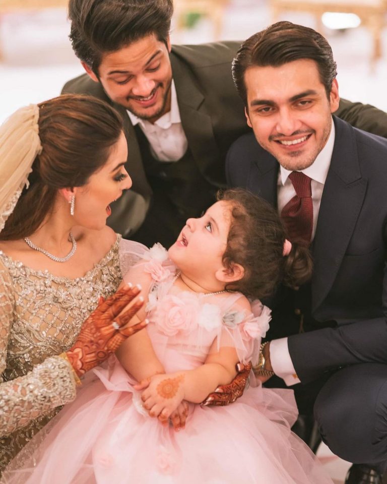Endearing Pictures Of Amal Muneeb From Minal Khan's Valima | Reviewit.pk
