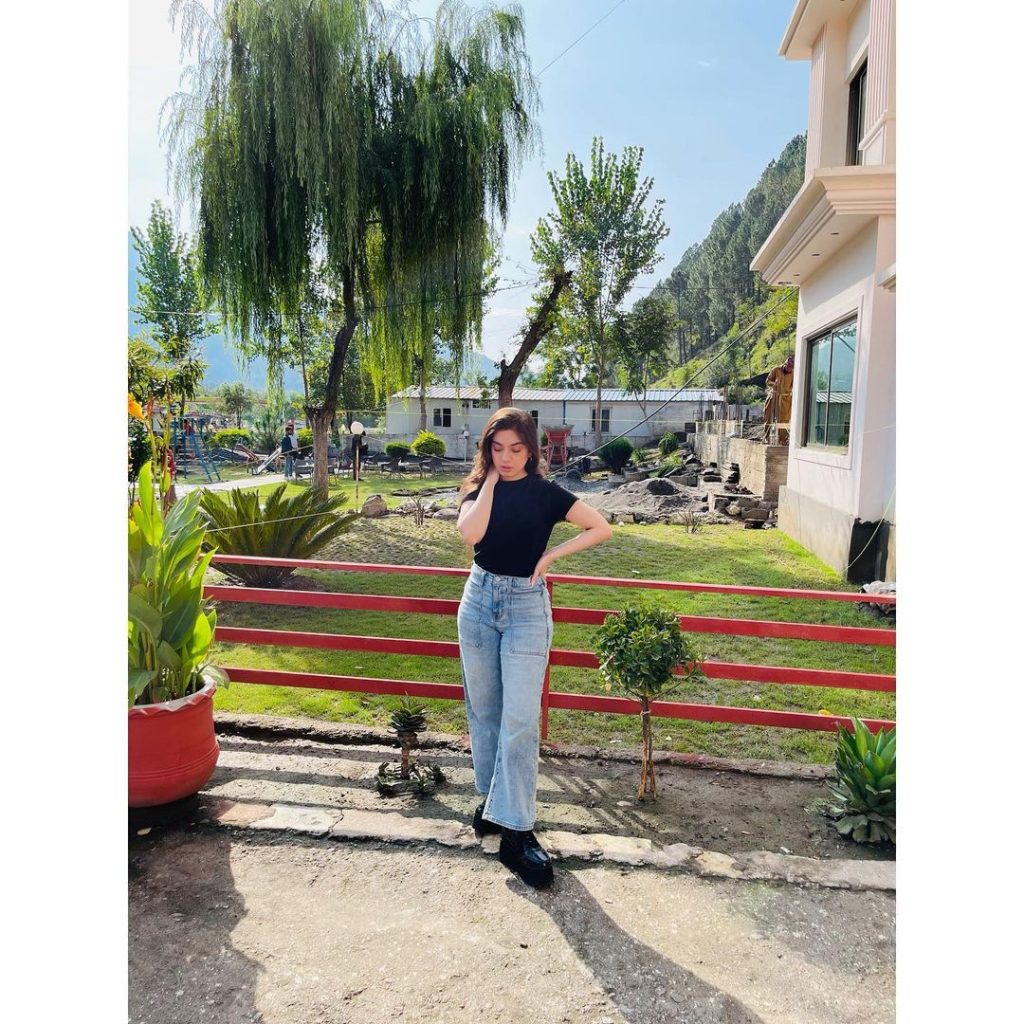 Arisha Razi And Sarah Razi's Pictures From Northern Pakistan Trip ...