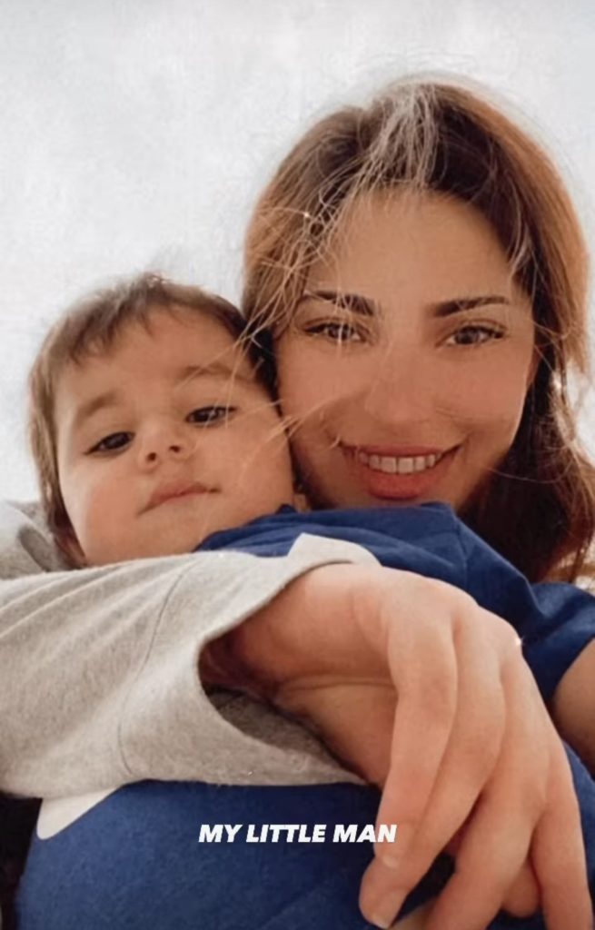 Naimal Khawar Spending Time With Little Mustafa Abbasi | Reviewit.pk