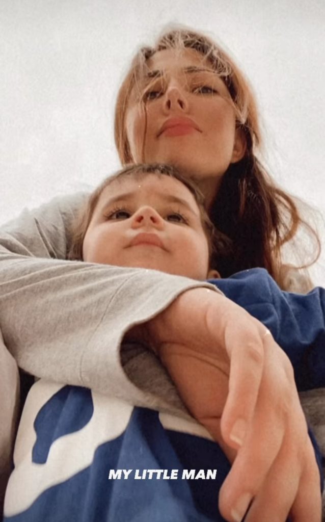 Naimal Khawar Spending Time With Little Mustafa Abbasi | Reviewit.pk