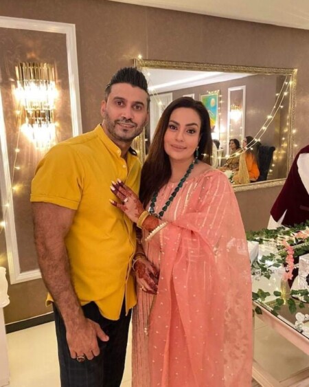 Sadia Imam New Family Pictures from Wedding | Reviewit.pk