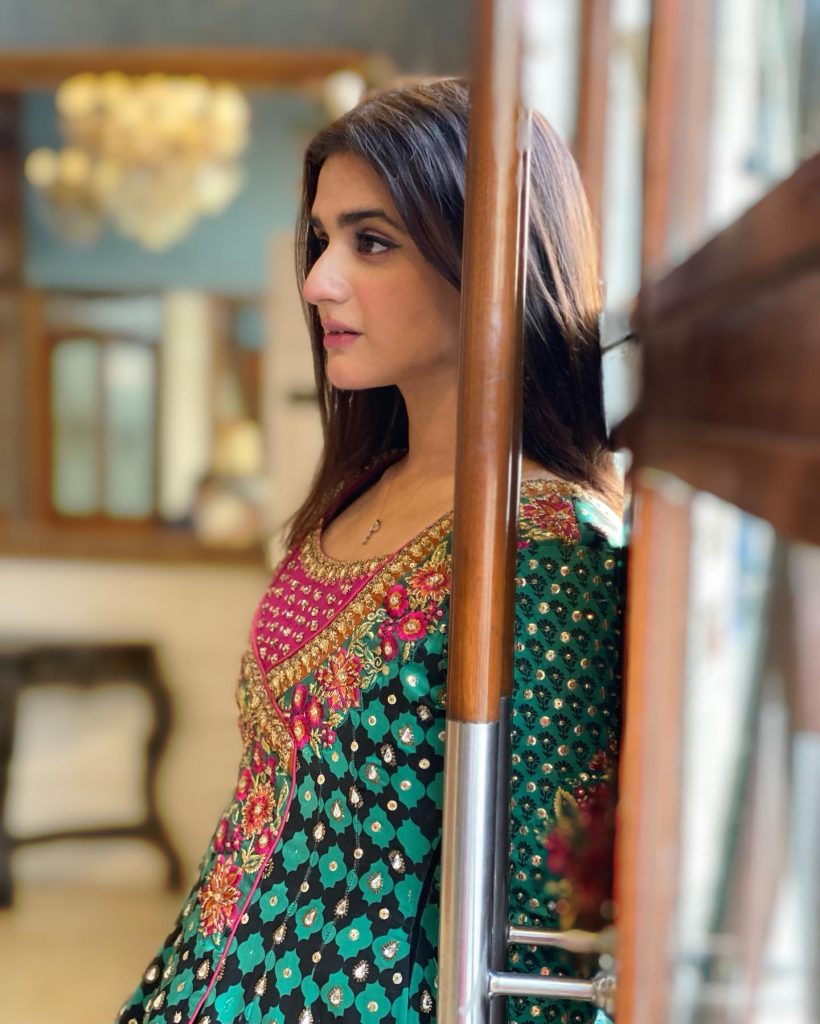 Hira Mani Looks Alluring In Latest Clicks | Reviewit.pk