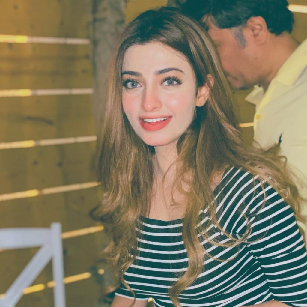 Nawal Saeed Celebrates Birthday with Family | Reviewit.pk