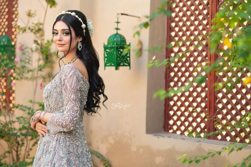 Noor Khan Looks Drop Dead Gorgeous In Her Latest Bridal Shoot | Reviewit.pk