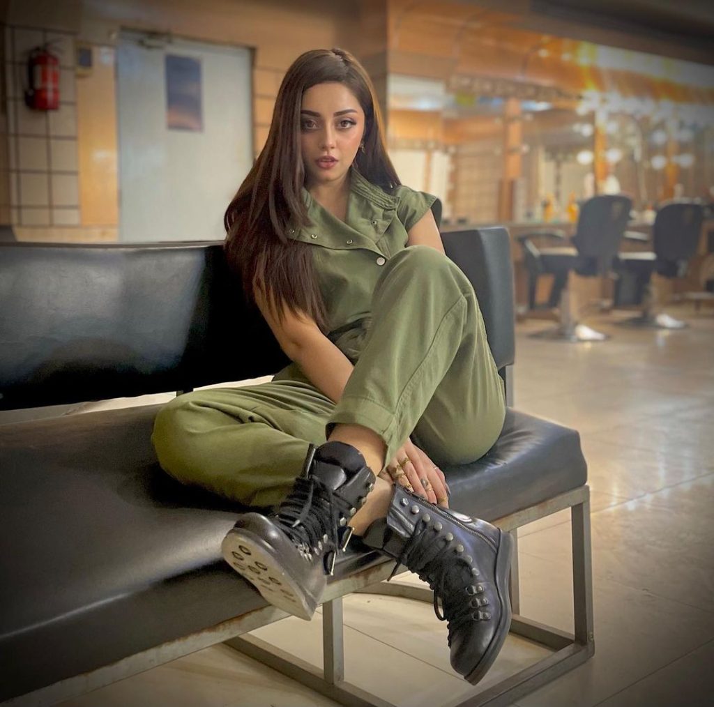 Latest Captivating Clicks Of Alizeh Shah | Reviewit.pk