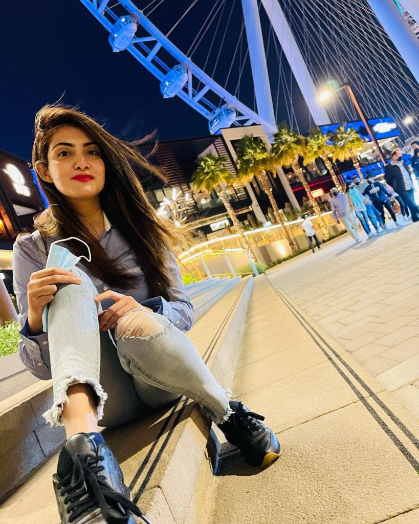 Alizeh Tahir Vacationing In Dubai With Her Husband | Reviewit.pk