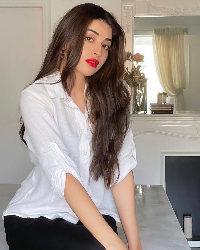 Anmol Baloch Makes A Style Statement In Her Recent Pictures | Reviewit.pk