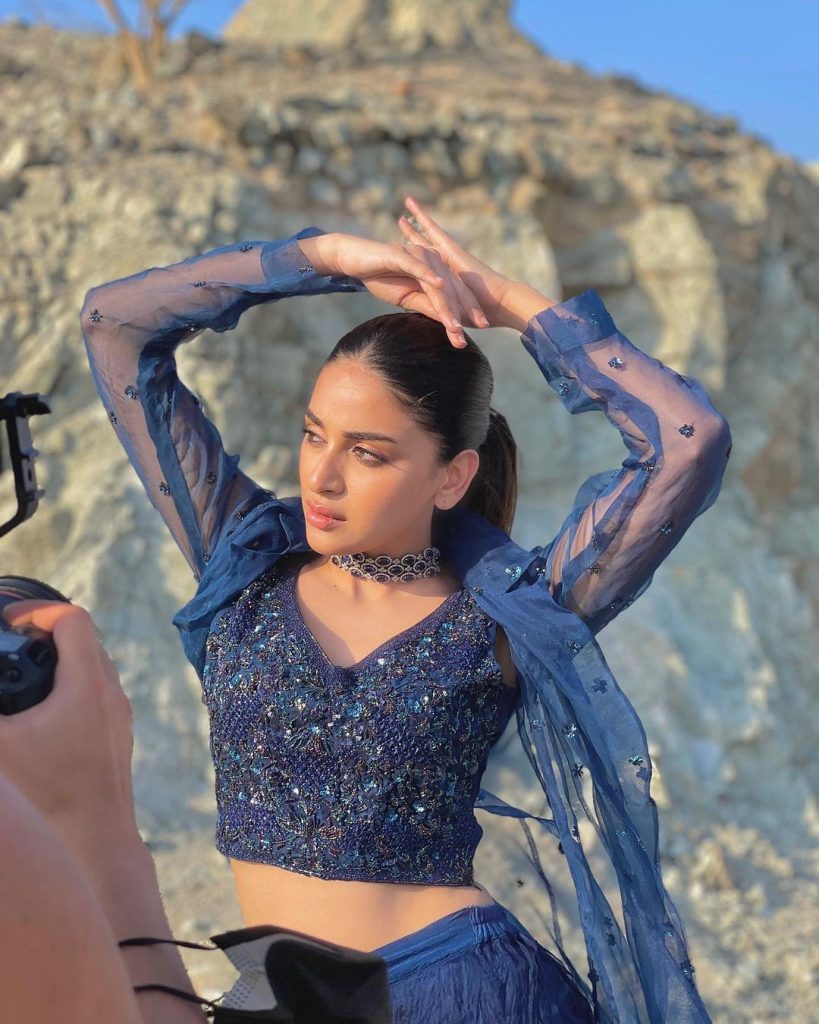 Anmol Baloch Makes A Style Statement In Her Recent Pictures | Reviewit.pk