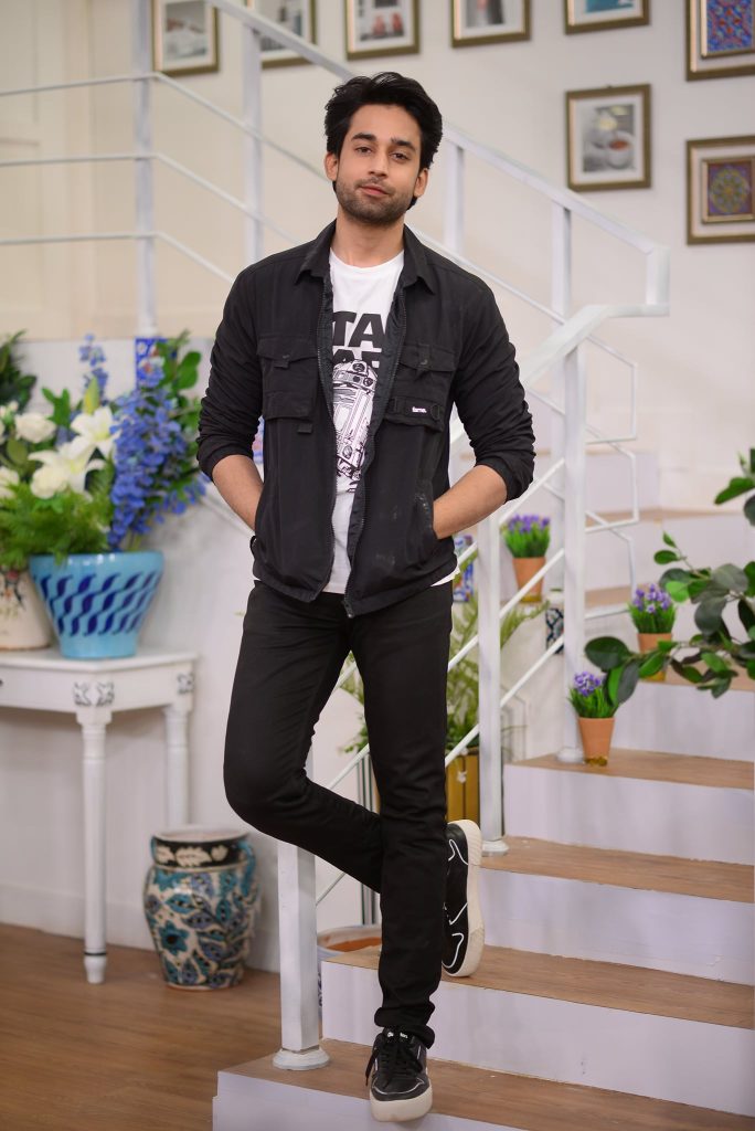 "Khel Khel Main" Movie Cast At The Set Of GMP | Reviewit.pk