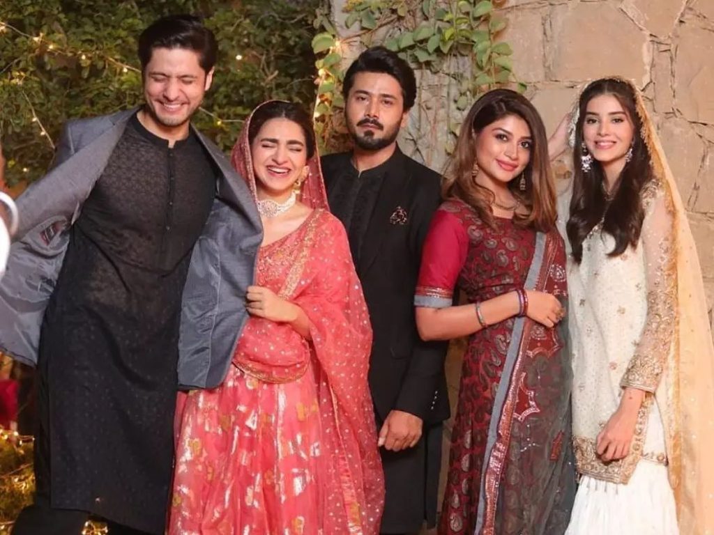 Drama Serial Mere Apne Comes To An End - BTS Pictures | Reviewit.pk