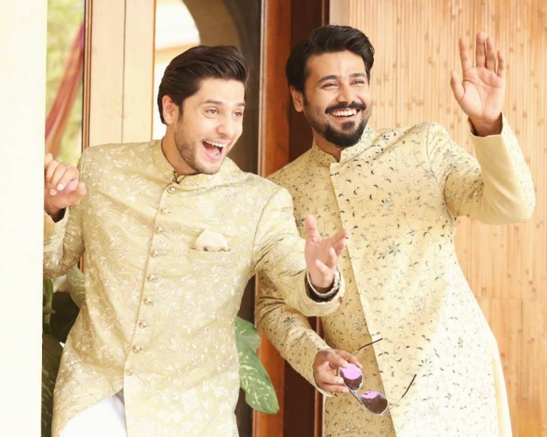 Drama Serial Mere Apne Comes To An End - BTS Pictures | Reviewit.pk