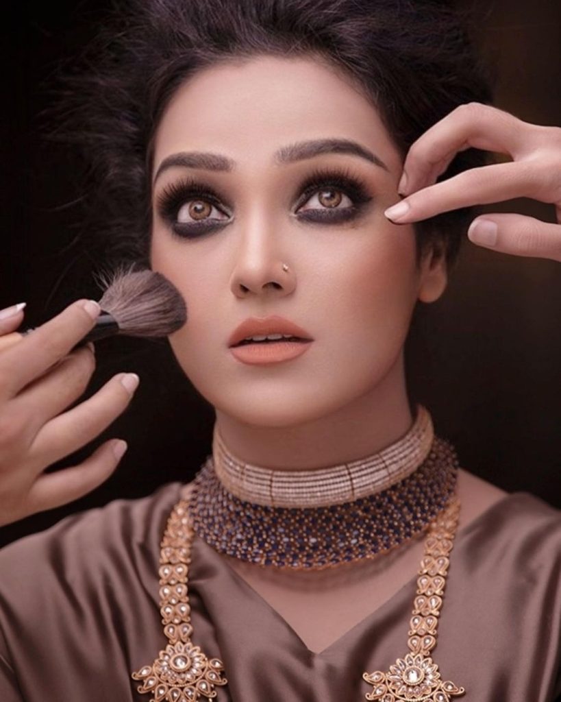 Latest Enchanting Clicks Of Uroosa Siddiqui | Reviewit.pk