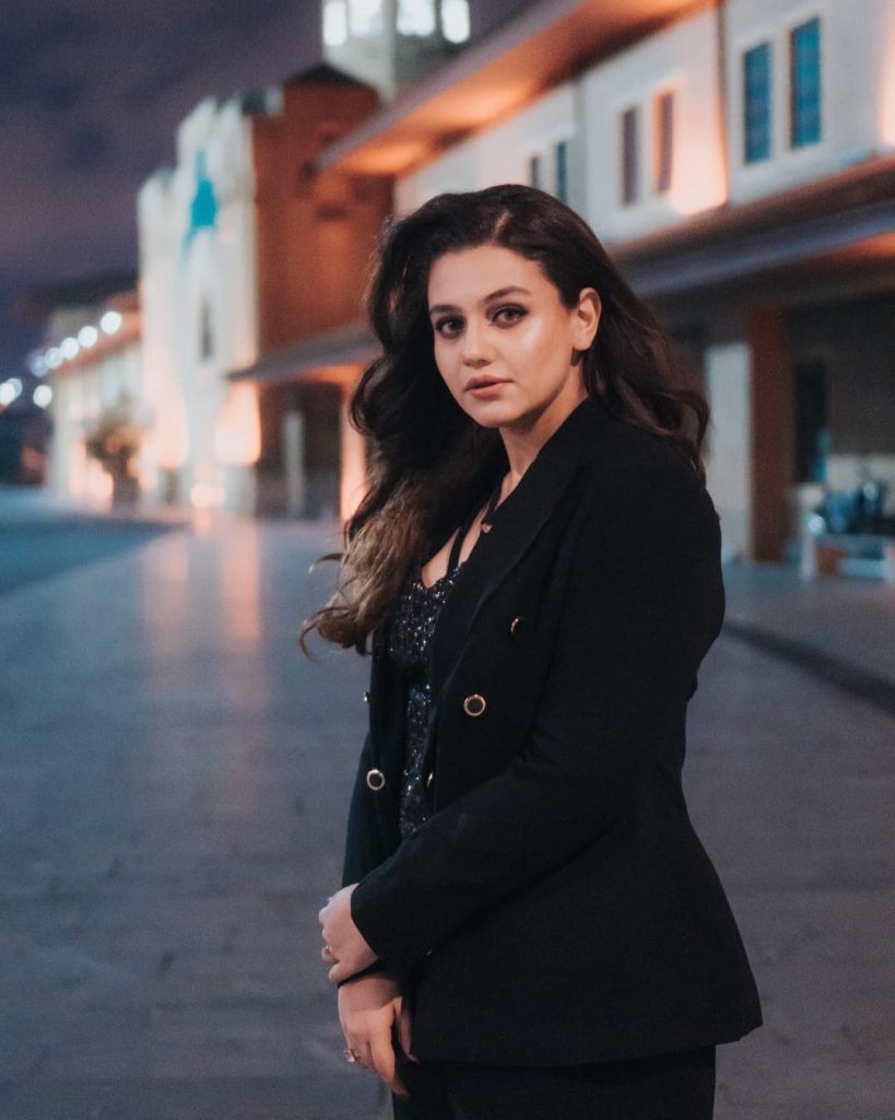 Zara Noor Abbas's Recent Clicks From Turkey | Reviewit.pk