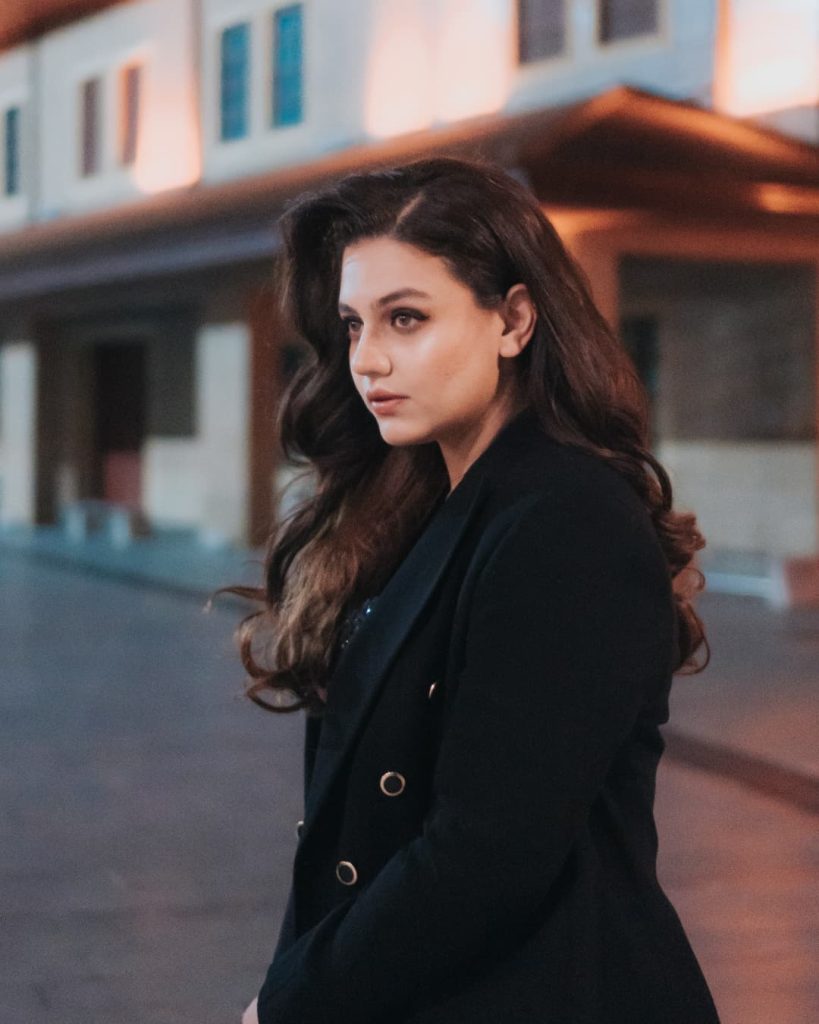 Zara Noor Abbas's Recent Clicks From Turkey | Reviewit.pk