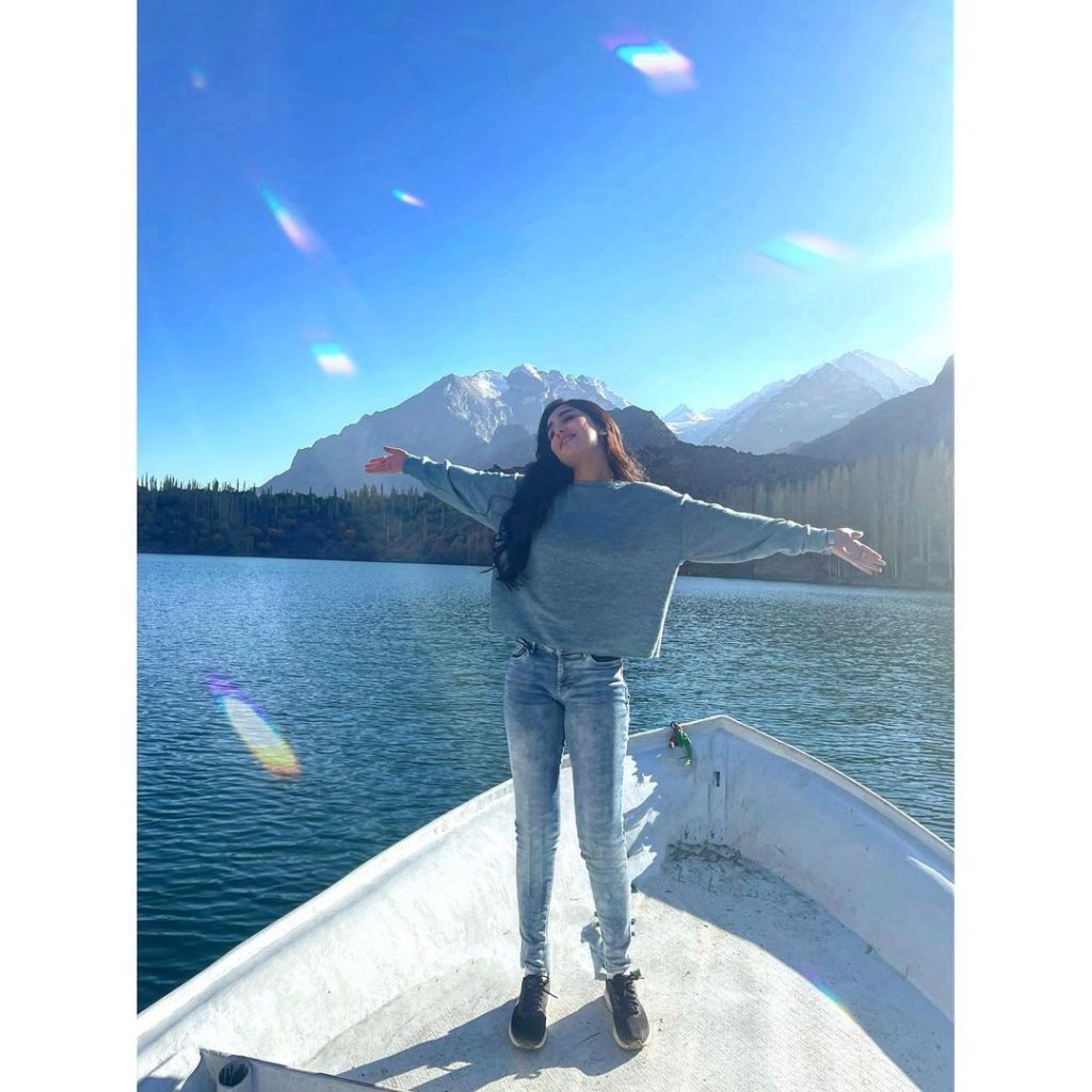 Glorious picture of Aiza Awan From Northern Pakistan | Reviewit.pk