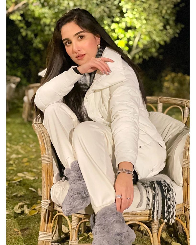 Glorious picture of Aiza Awan From Northern Pakistan | Reviewit.pk