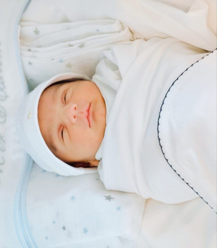 Bakhtawar Bhutto Holding Her Baby Becomes Trending on Social Media ...