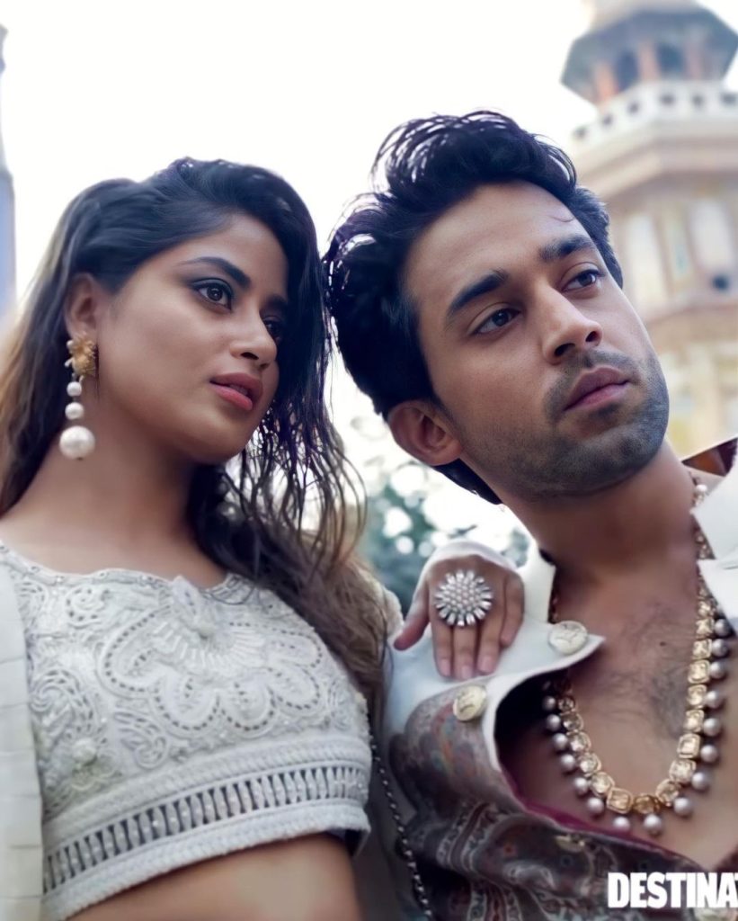 Fiery Photoshoot Of Sajal Aly And Bilal Abbas | Reviewit.pk