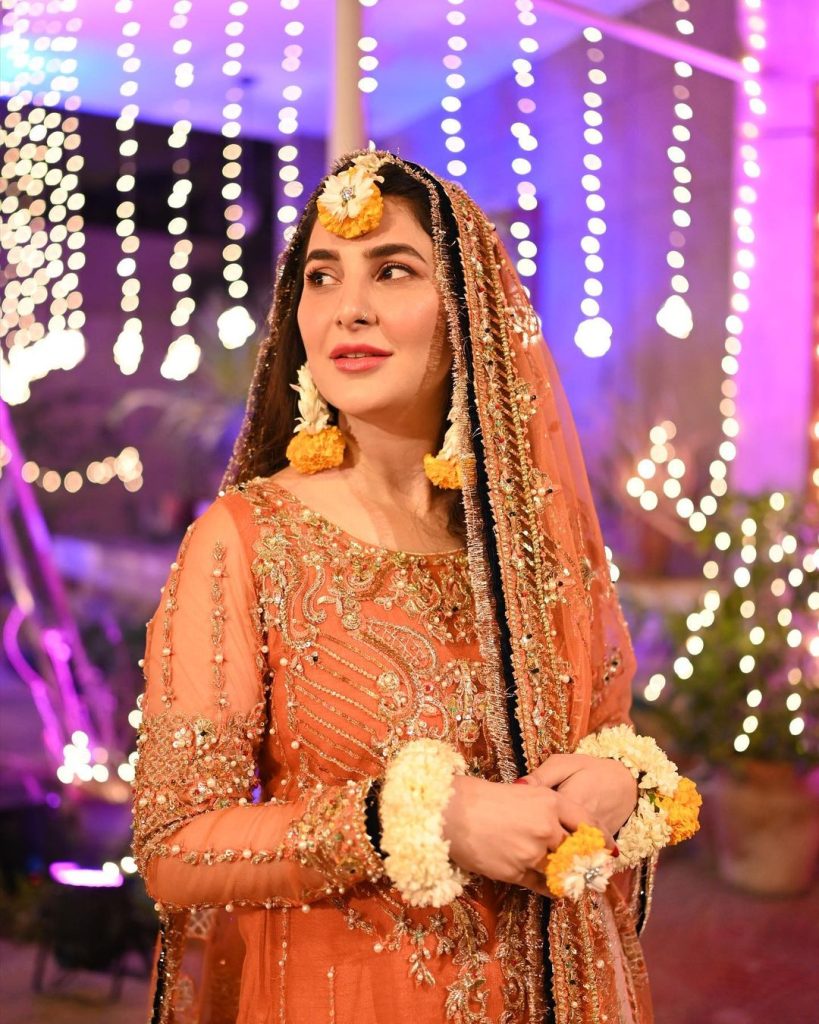 Areeba Habib's Mayon Photo Shoot | Reviewit.pk