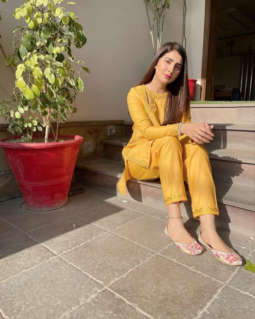 Areeba Habib's Mayon Photo Shoot | Reviewit.pk