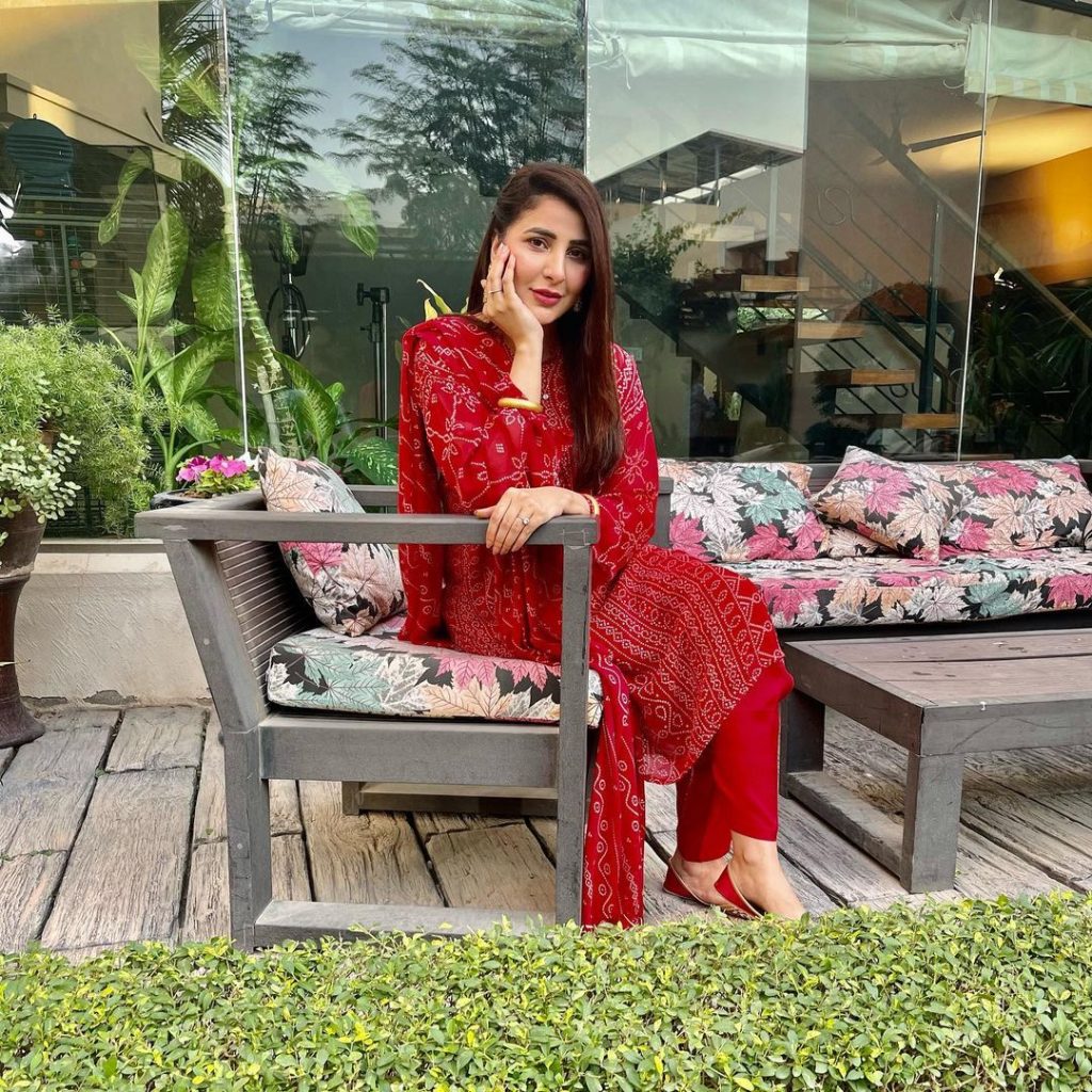 Beautiful Pictures From Areeba Habib's Mayun Event | Reviewit.pk