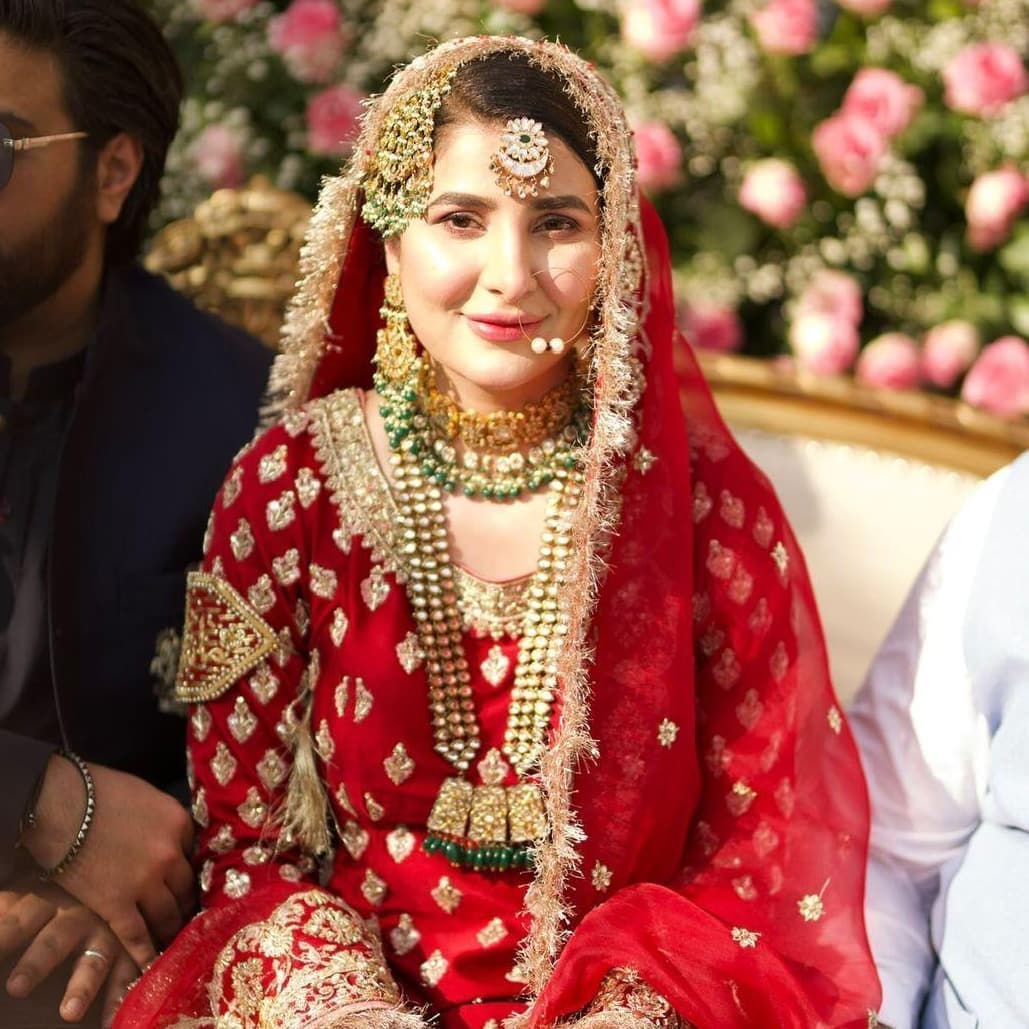 Famous Model & Actress Areeba Habib Nikkah Pictures | Reviewit.pk