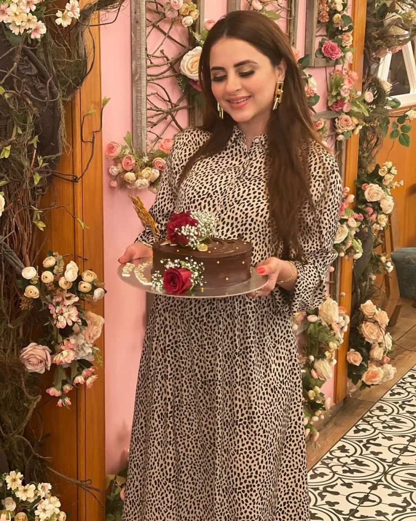 Fatima Effendi Celebrates Her Birthday In Dubai | Reviewit.pk